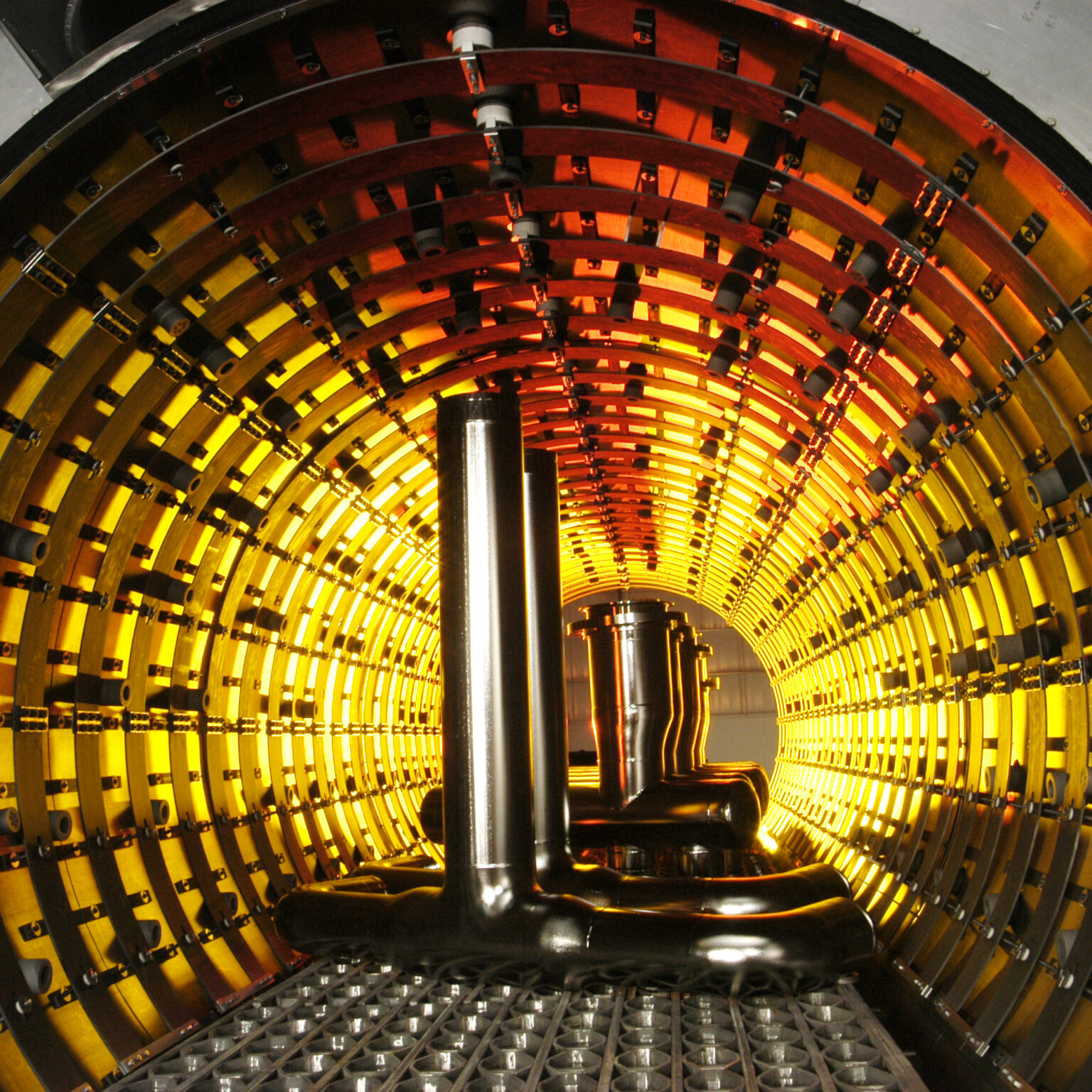 Vacuum Heat Treating Furnaces - Solar Manufacturing